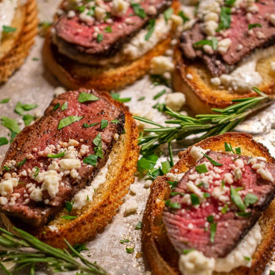 Seared Beef Tenderloin Crostini with Horseradish Cream